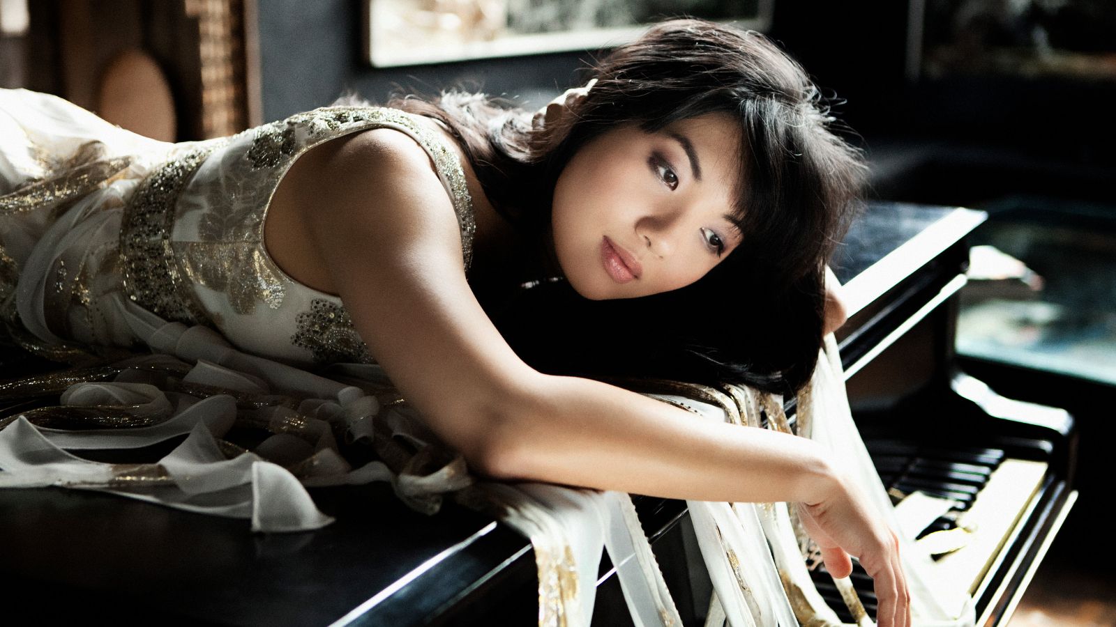 Elizabeth Joy Roe - Steinway & Sons